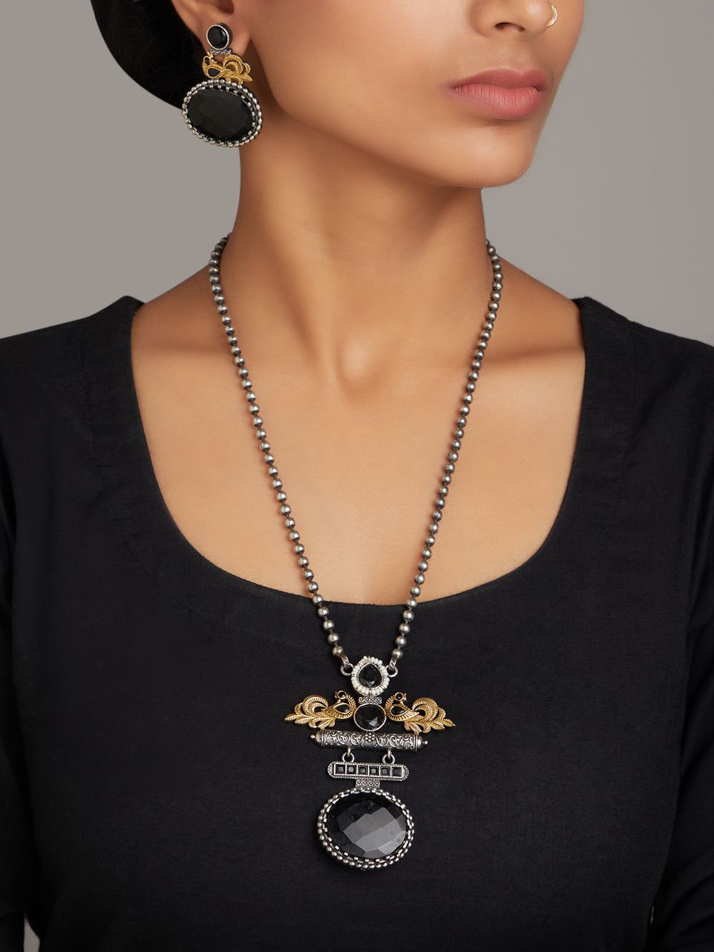 Classic Usha Necklace Set | Naitri